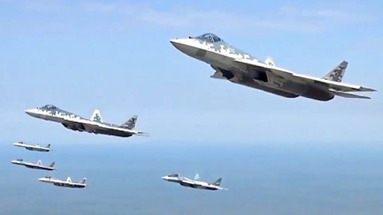 Τα ρωσικά Su-57 σε ρόλο εξαπόλυση πυραύλων cruise μακριά από την πρώτη ...