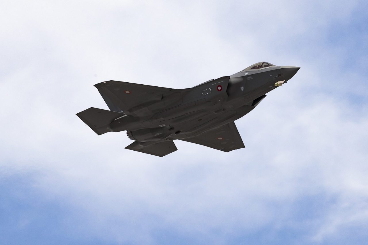 Πέταξε το πρώτο F-35 της Δανίας - Πτήση