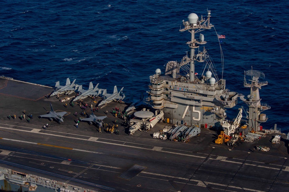 Dual-carrier Operations, Φωτογραφίες της Ημέρας - Πτήση