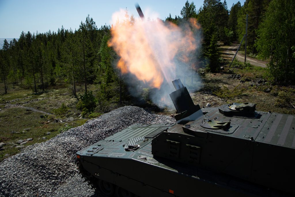 Η Σουηδία παρήγγειλε 20 θωρακισμένα CV 90 ως φορείς όλμου 120 χιλιοστών ...