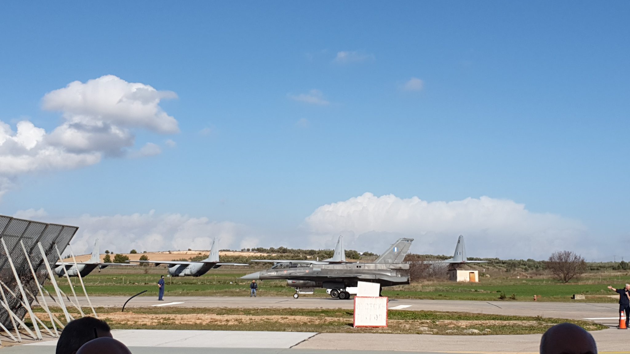 Πάνε και έρχονται εταιρίες στην Πολεμική Αεροπορία, παρουσιάζοντας νέα ...