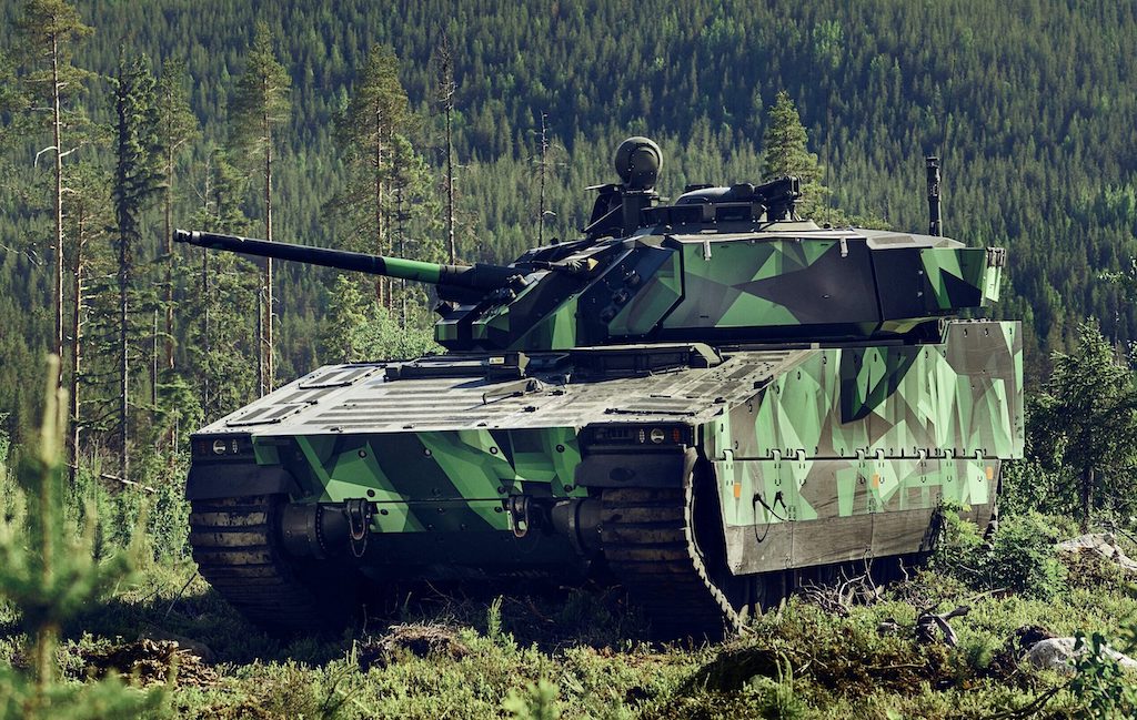 1.000 CV-90 σχεδιάζουν να πάρουν Ουκρανία, Σλοβακία και Τσεχία - Πτήση
