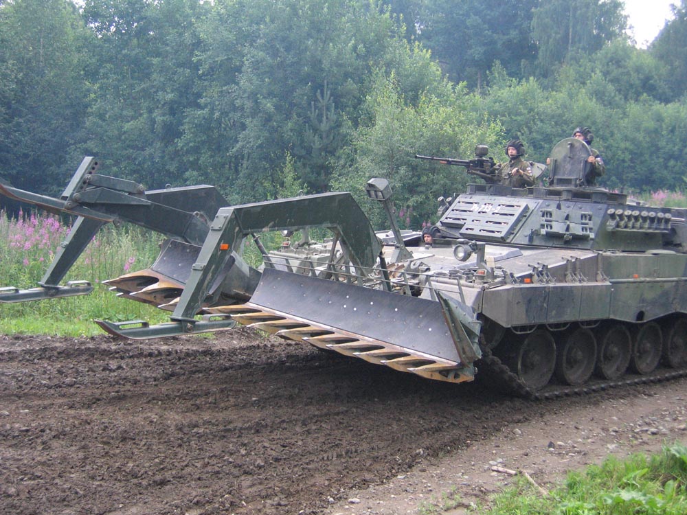 H Ουκρανία απώλεσε 3 από τα 6 τεθωρακισμένα διάνοιξης ναρκοπεδίων ...