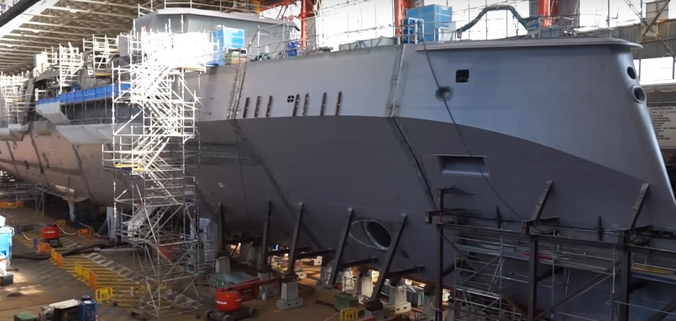 Βίντεο: Μέσα στο ναυπηγείο των FDI! - Πτήση