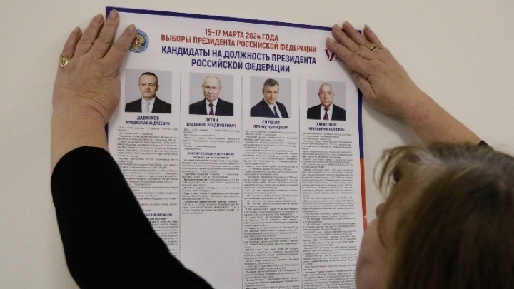 Οι Ρώσοι προσέρχονται στις κάλπες για τις προεδρικές εκλογές - Πτήση