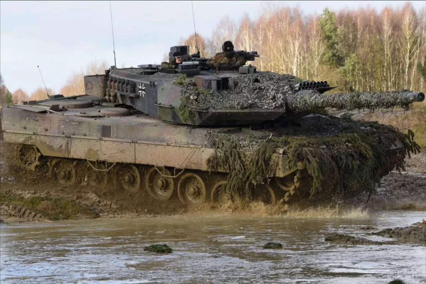Έως 77 νέα άρματα, Leopard 2A8, θα αγοράσει η Τσεχία - πόσο θα ...