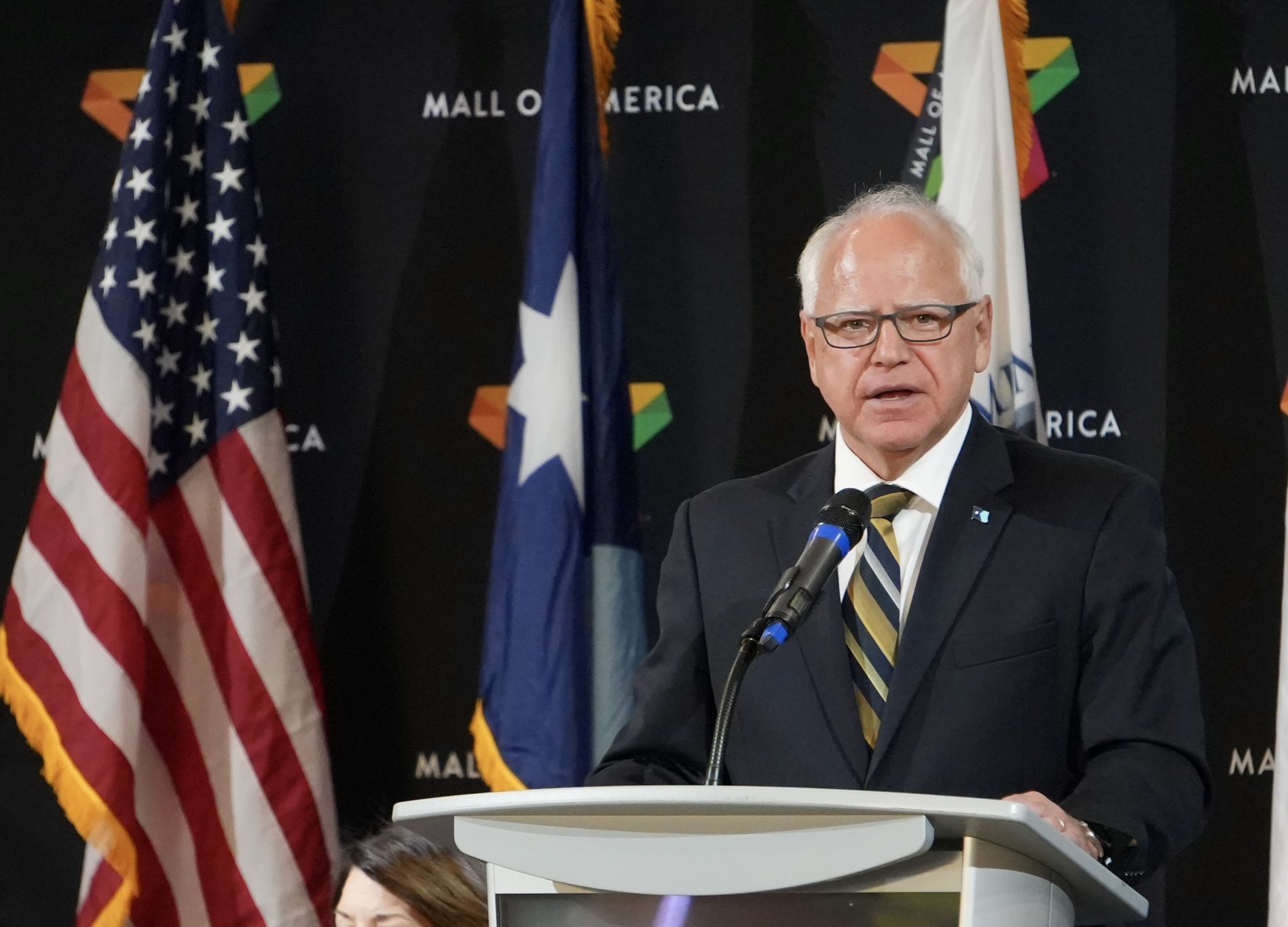 ΗΠΑ: Η Χάρις επέλεξε για υποψήφιο αντιπρόεδρο τον κυβερνήτη της ...