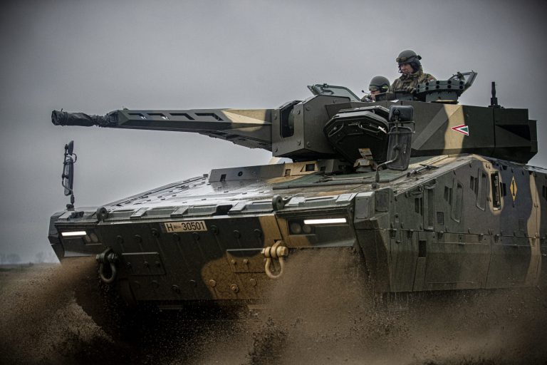 Ρουμανία: Υπογραφές για ΤΟΜΑ Lynx, ελαφρές κορβέτες και αντιαεροπορικά ...