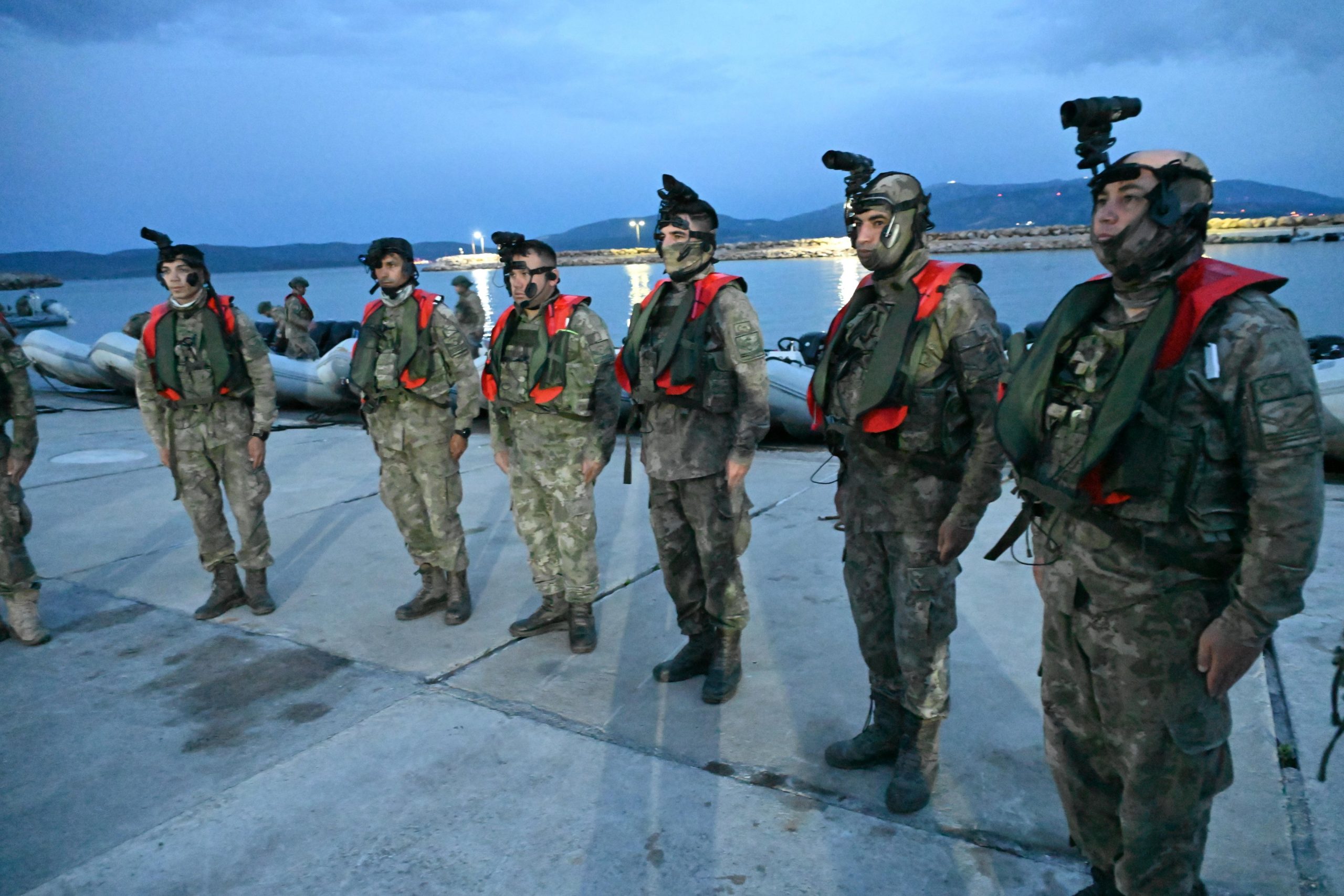 Τουρκική αποβατική άσκηση της Στρατιάς του Αιγαίου - Πτήση