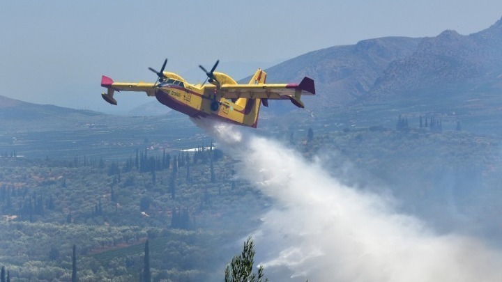 Βόρεια Μακεδονία: Με δύο πυροσβεστικά αεροσκάφη συνδράμει η Ελλάδα για ...