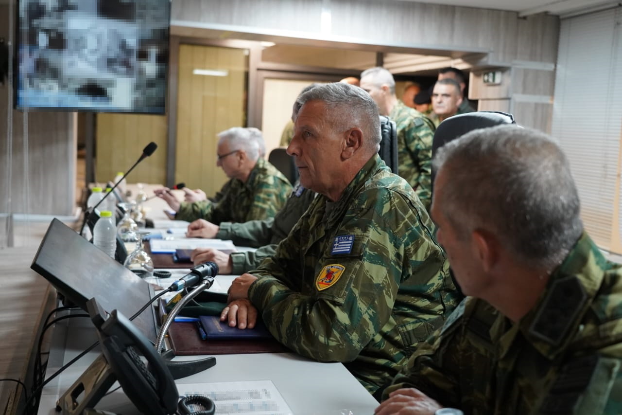 Στρατηγός ε.α. Κωνσταντίνος Φλώρος: "Σοβαρό λάθος η κατάργηση της 1ης ...