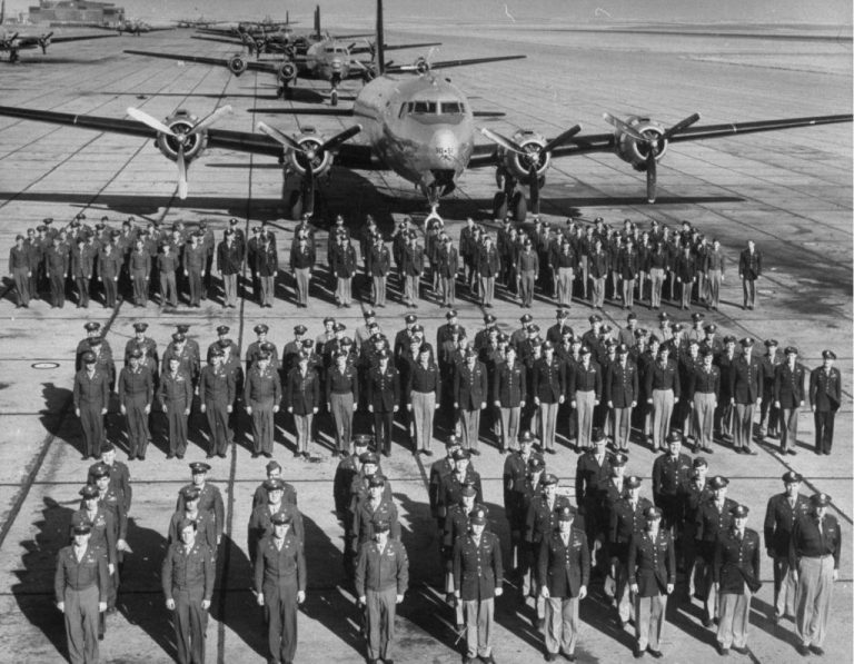 ΣΑΝ ΣΗΜΕΡΑ - 30 Σεπτεμβρίου 1949: Η αερογέφυρα του Βερολίνου ...