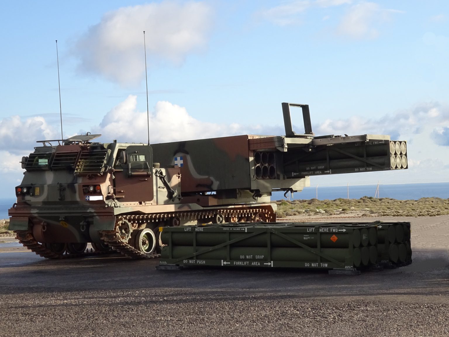 ΑΠΟΚΛΕΙΣΤΙΚΟ: Η προσφορά εκτοξευτών MLRS για την Ελλάδα περιλαμβάνει ...