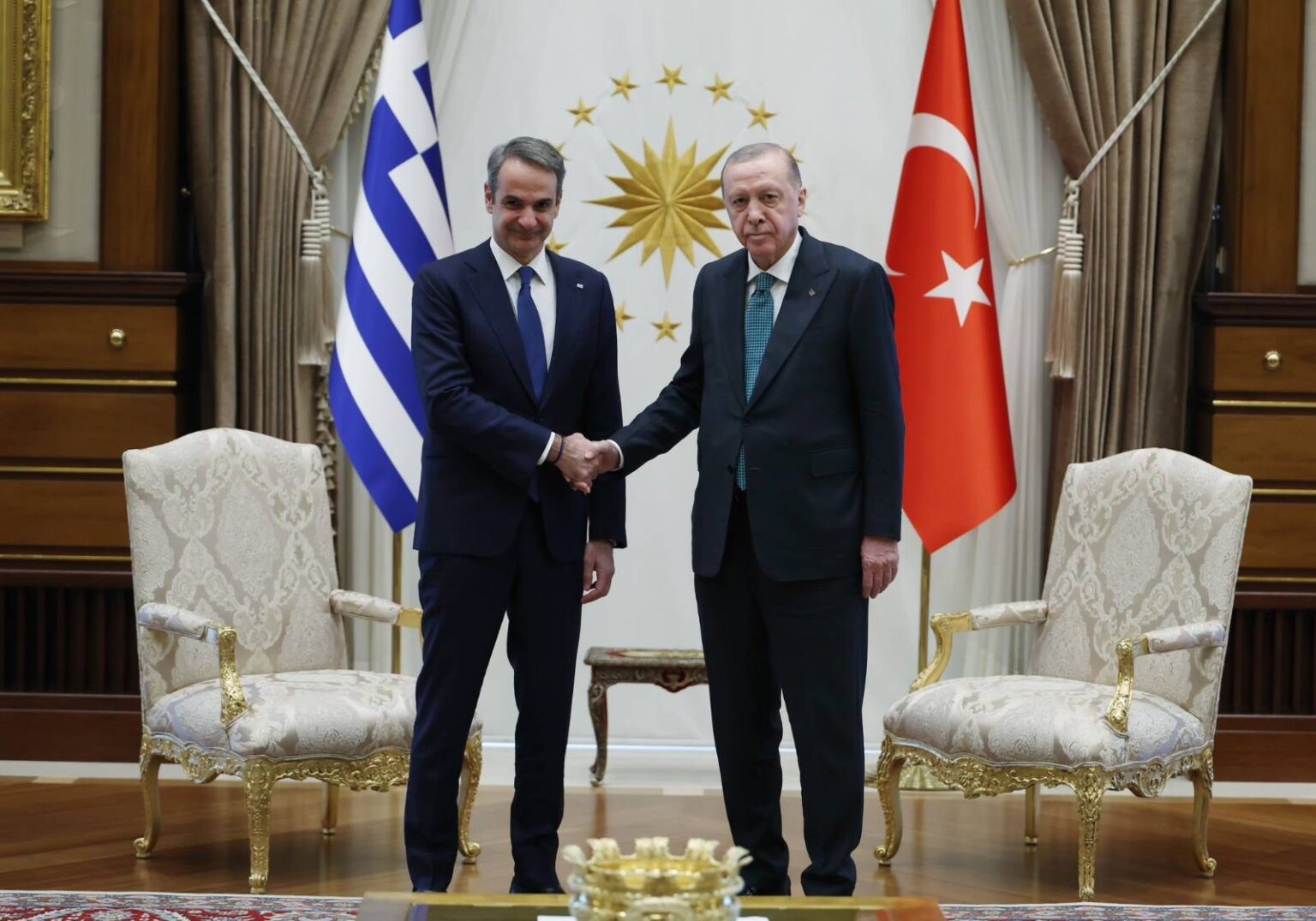ΜΗΤΣΟΤΑΚΗΣ – ΕΡΝΤΟΓΑΝ: Λειτουργική συνεργασία χωρίς παραχωρήσεις – Τι ...